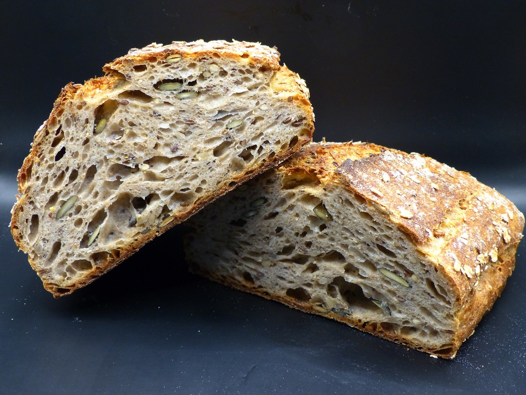 Le Multi-Omega Pain de blé demi-complet aux graines 1kg | Site Merci Oscar!